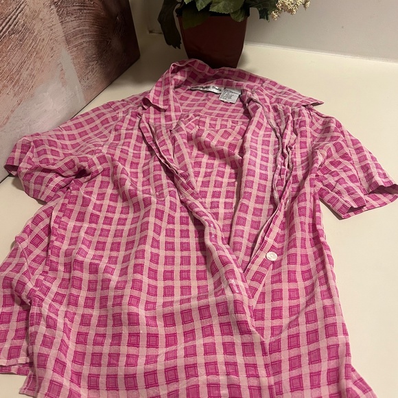 GW Design Studios | Tops | Gw Design Studios | Poshmark